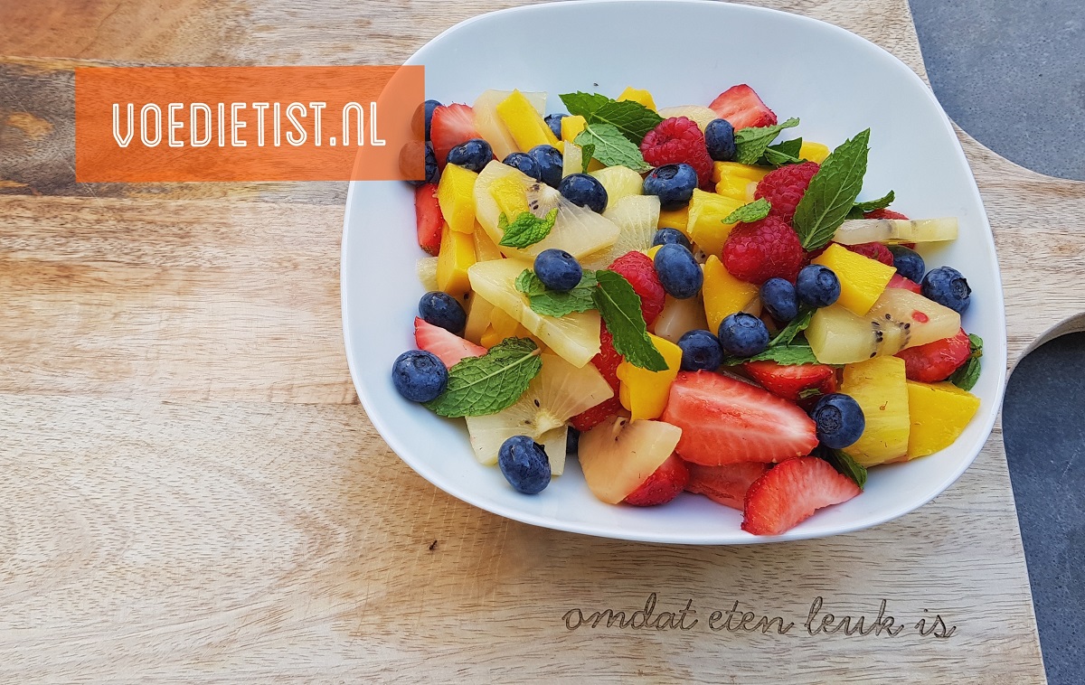 Recept: Zomerse fruitsalade met munt · De Voedietist
